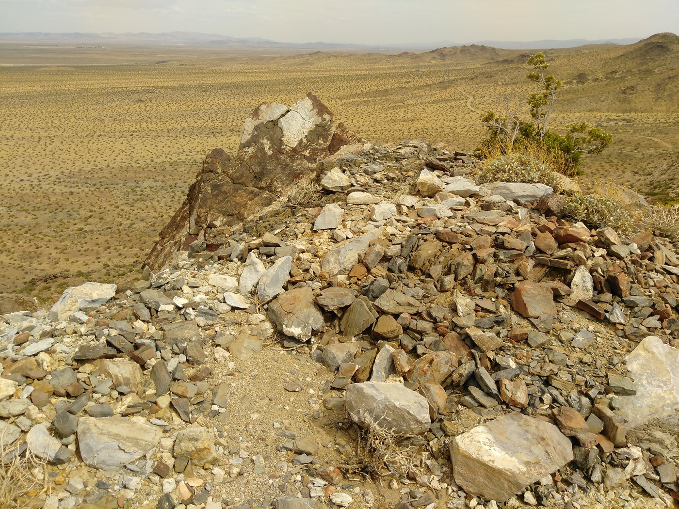 Where to Find Rocks | Exploring the North Calico Mountains, Barstow ...